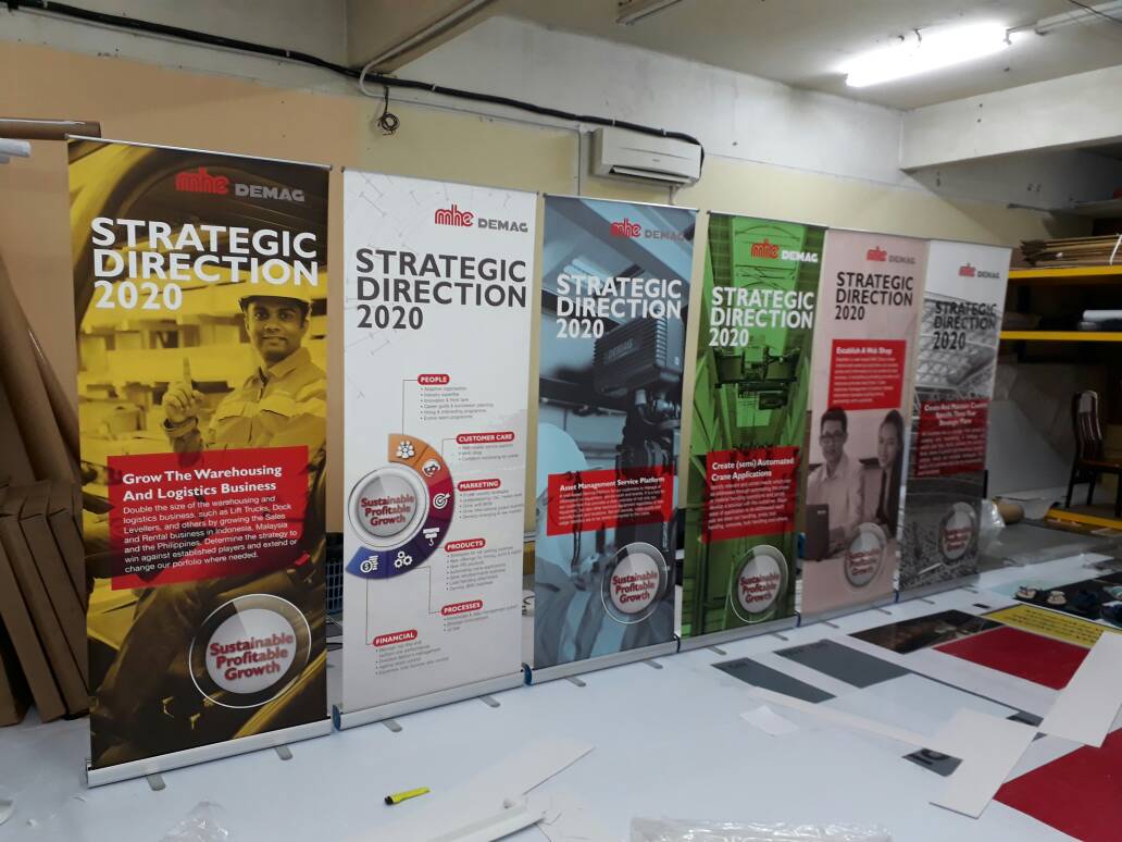 Roll Up Stand - 60 - Maximize Your Impact: Exhibition Stand Solutions